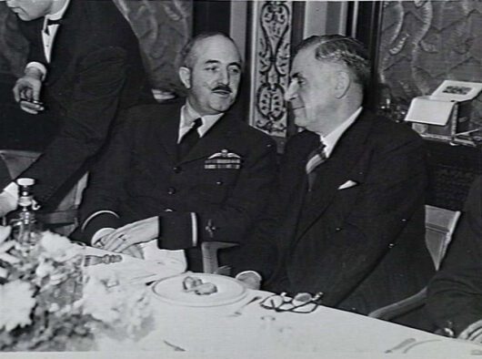 AUTHOR OF THE ANZAC LEGEND: KEITH MURDOCH IN THE FIRST WORLD WAR ...